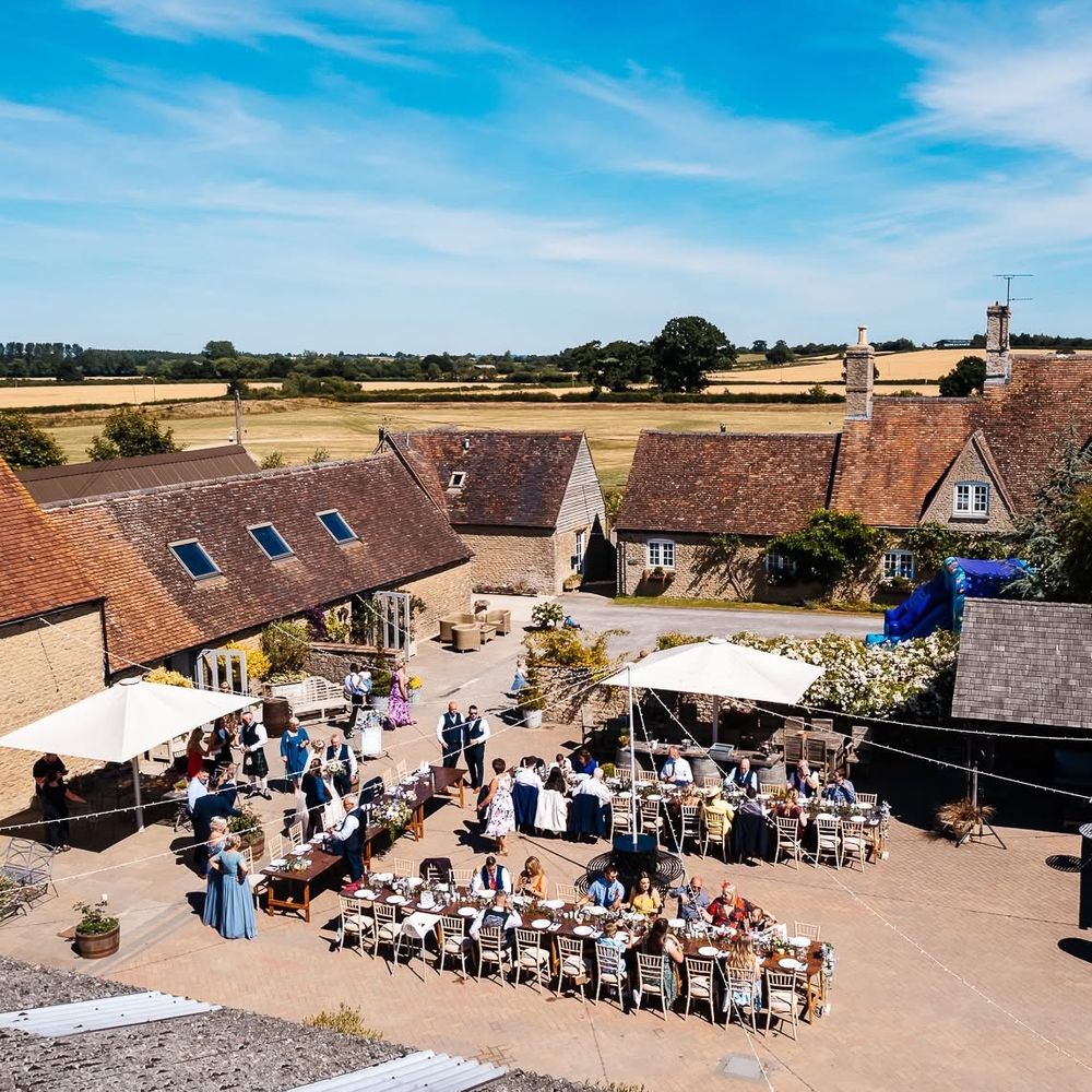 Stratton Court Barn | Wedding Venues in Oxfordshire