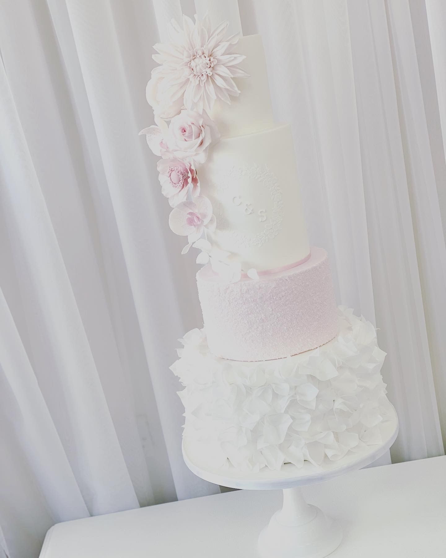 Luscious Lovelies Cakes