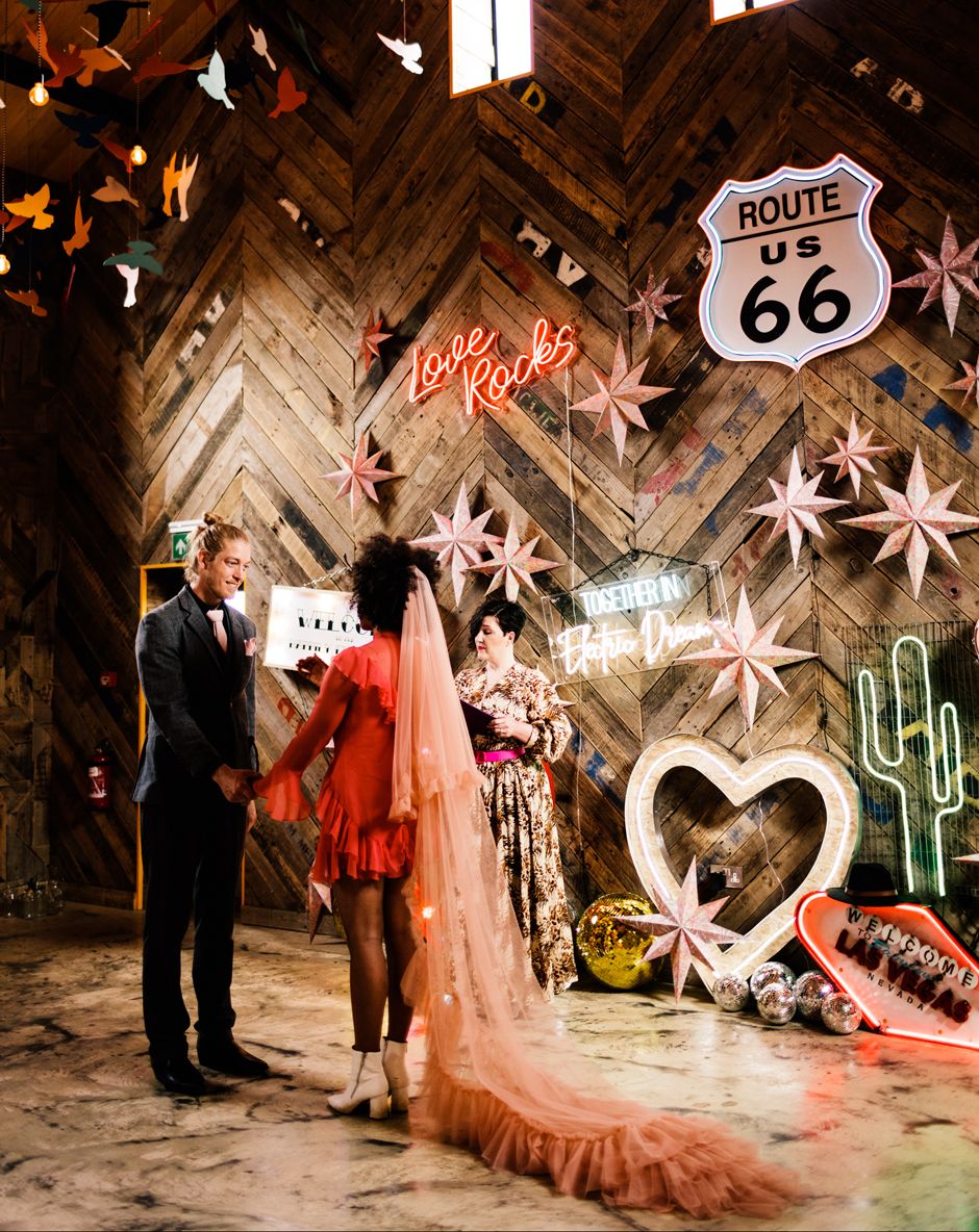 Neon Wedding Inspiration in a Barn - Rock My Wedding