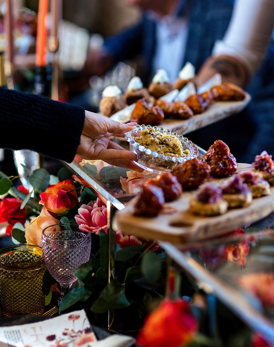 Your Guide To Choosing Your Wedding Breakfast - Taste Caterer